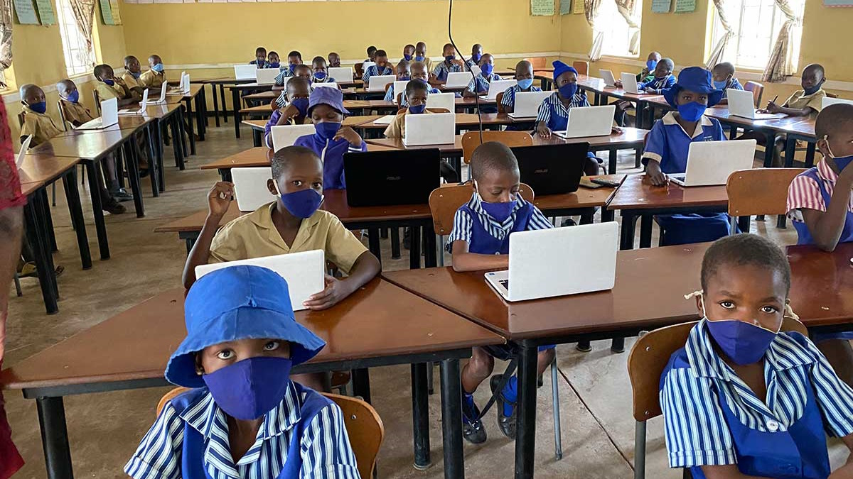 Zimbabwe to launch major schools laptop initiative | ITWeb Africa