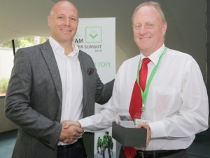 Aptronics wins Veeam enterprise project award | ITWeb