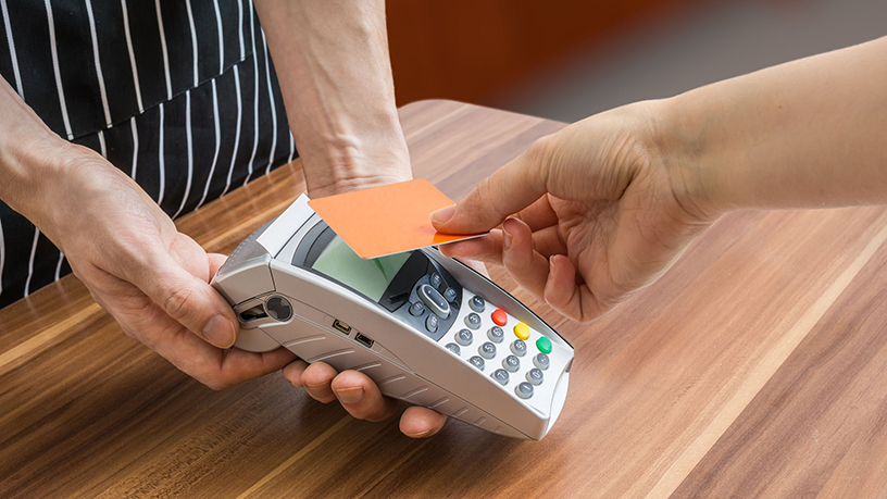 FNB to accept UnionPay contactless cards at merchants | ITWeb
