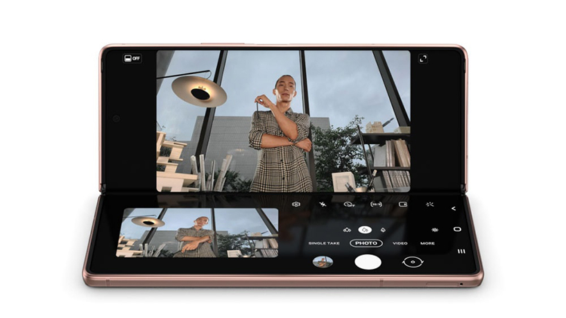 Samsung rolls out hefty-priced foldable smartphone | ITWeb