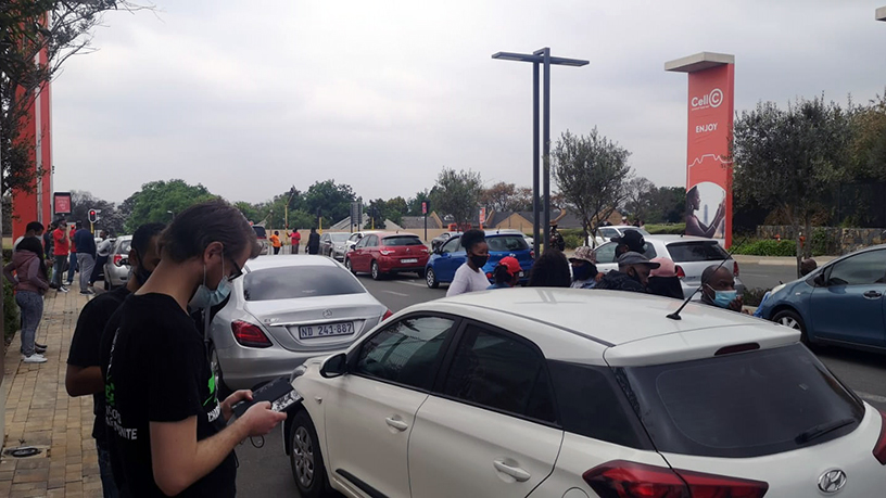 Trade union, political party march to halt job cuts at Cell C | ITWeb