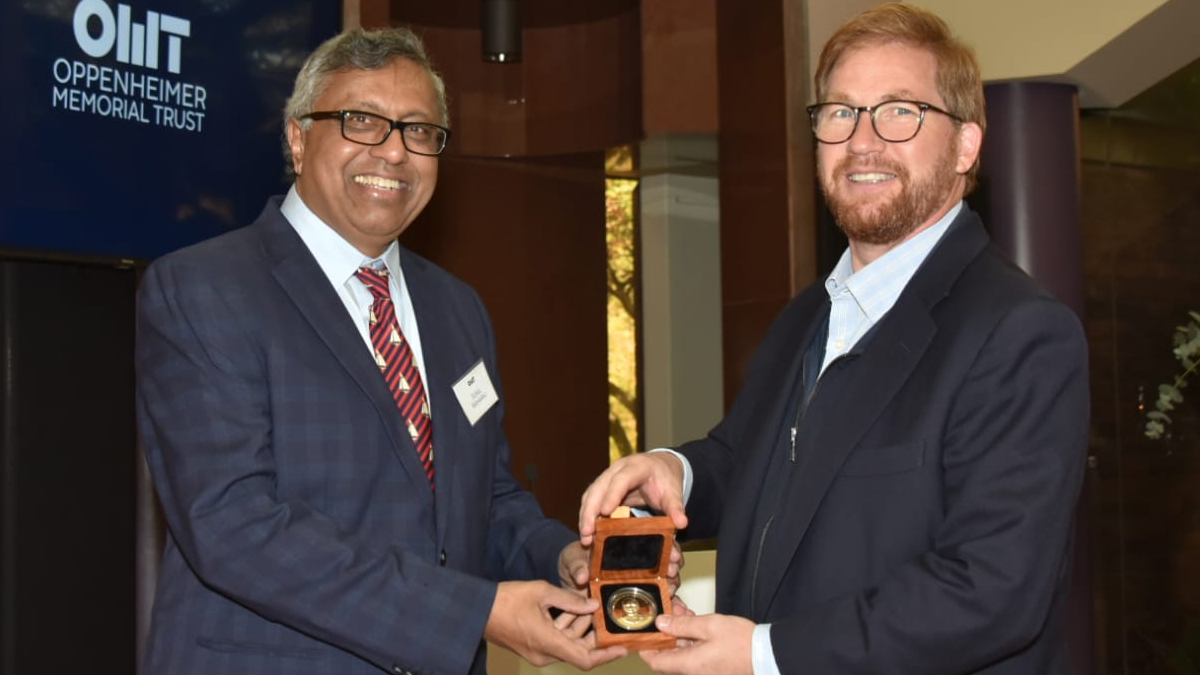 UKZN maths professor wins Harry Oppenheimer Award | ITWeb