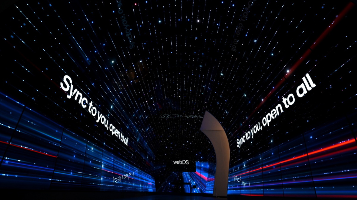 LG captivates CES 2024 spectators with immersive webOS experience zone ...