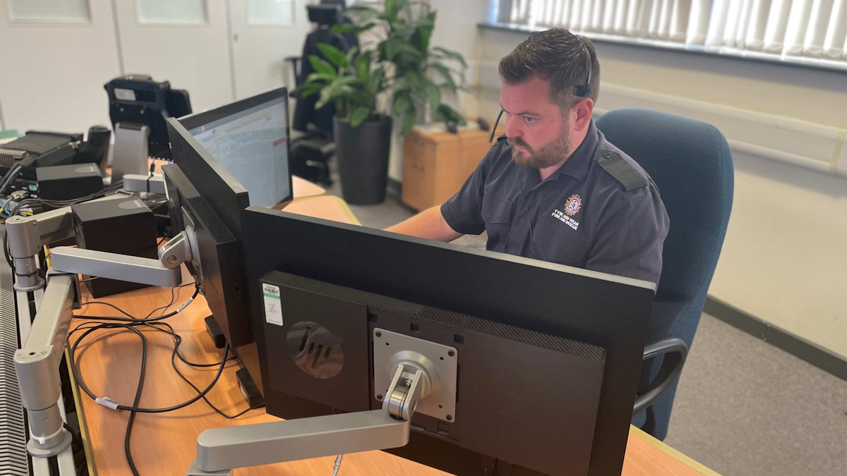 Tyne and Wear Fire and Rescue Service UK to deploy Motorola Solutions ...